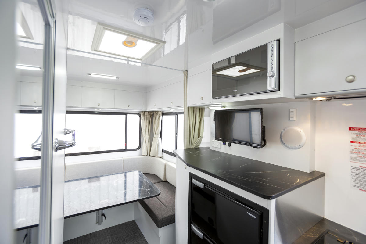 Star RV Polaris 6 Wohnmobil mieten in Australien | CamperOase