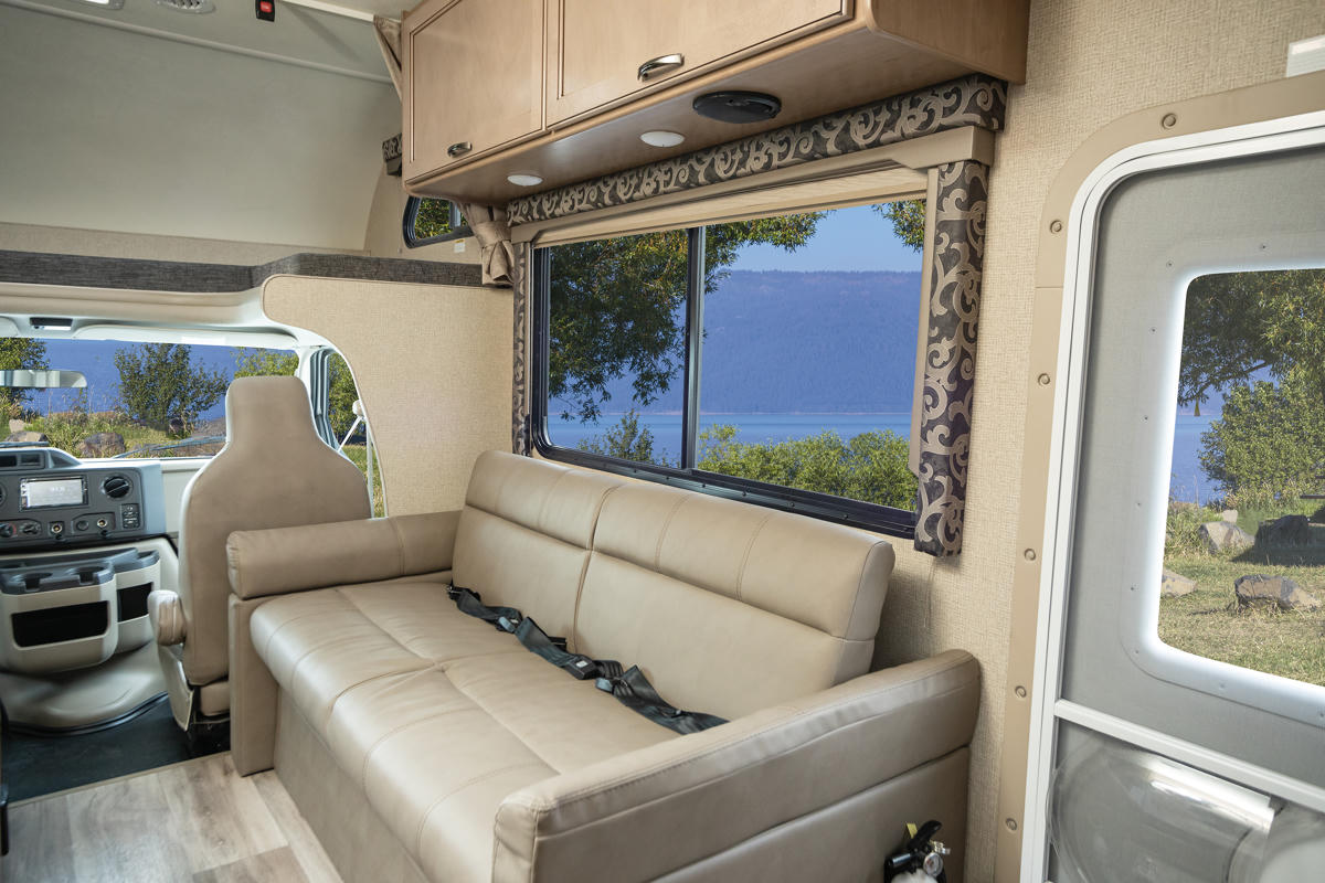 Class C Large (T) Wohnmobil | El Monte | USA